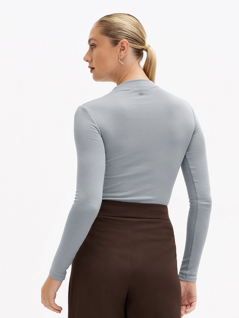 Blusa Canelada Gola Alta Cinza Azulado Adele